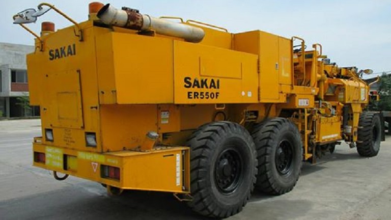 Máy cào bóc Sakai ER550F - Công Ty Cổ Phần Ciec Toàn Cầu